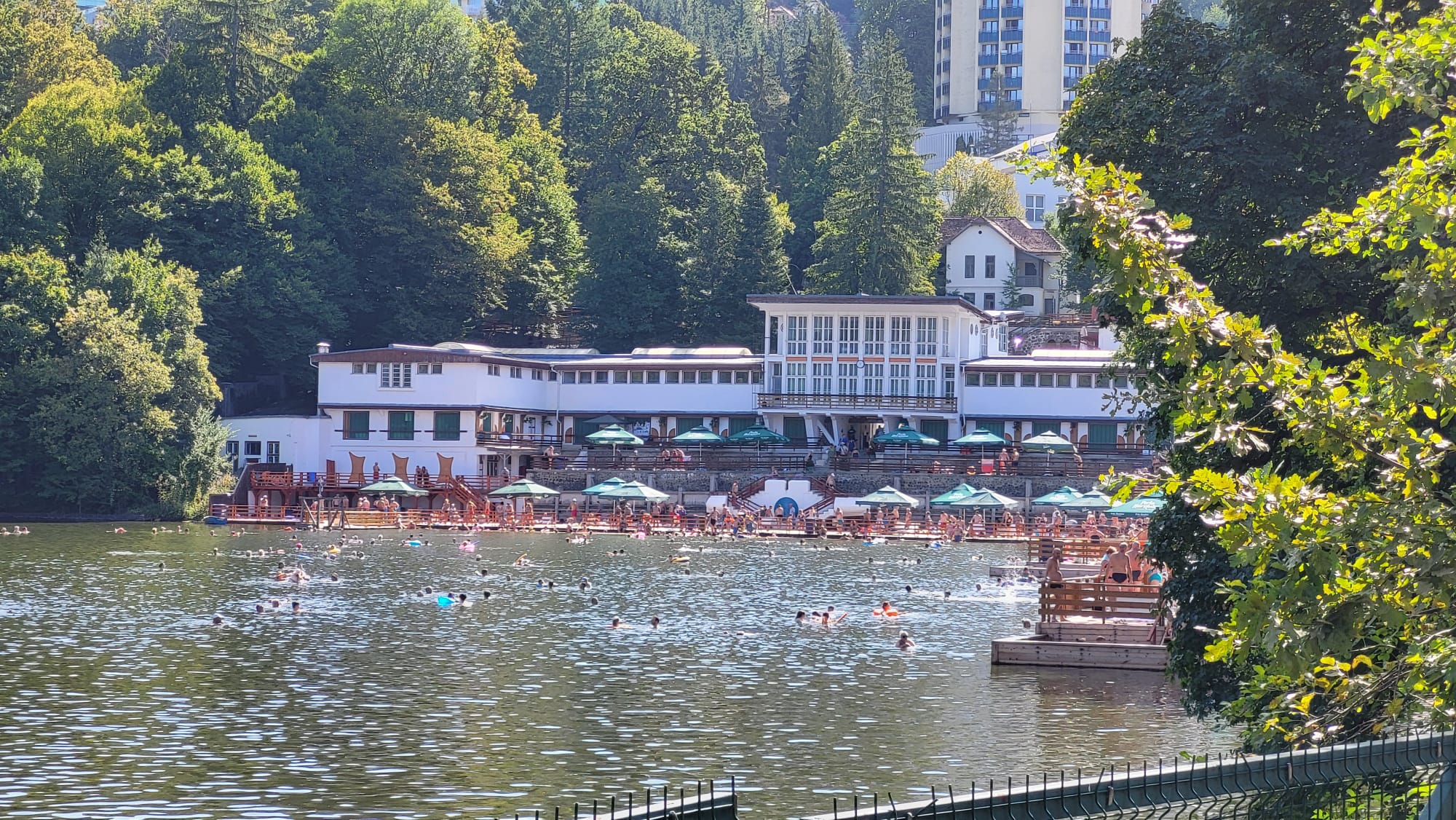 Lacul Ursu din Sovata rămâne deschis până în 15 septembrie - Punctul.ro